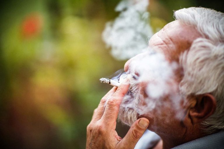 How Smoking Can Affect The Elderly – AgingInPlace.org